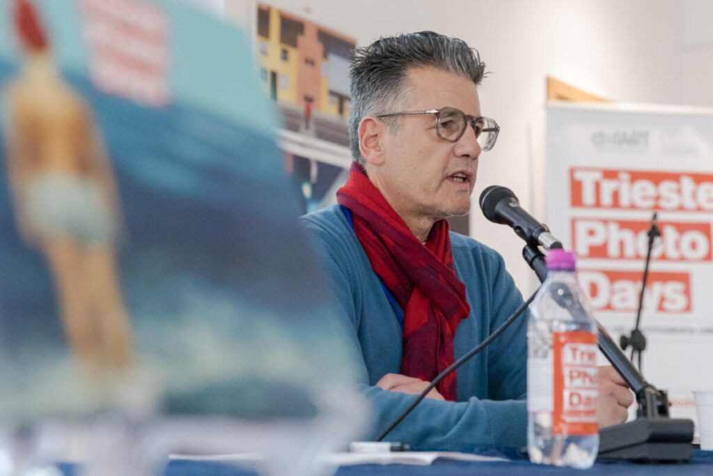 Become an Exhibit Around Member - Exhibit Around